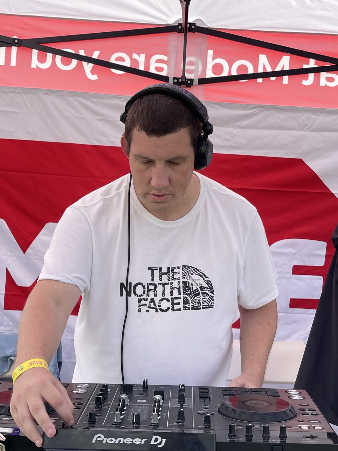 Allan Barwise DJ and Music Producer - modetraining